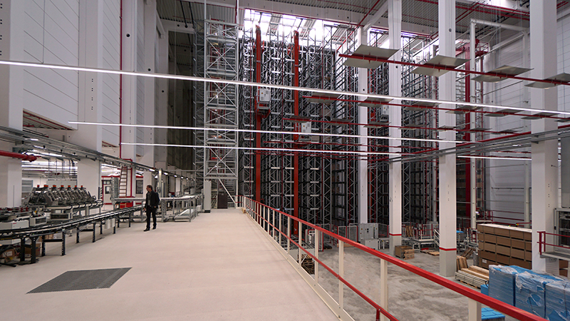 Fully automated warehouses: take a look inside